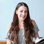 Ruth V., Fashion - United States | Keepface