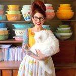 Amanda - Modern "June" Cleaver, Entertainment - United States | Keepface